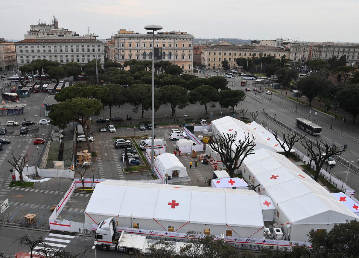 Stazione Termini, “una discarica umana”. Così Roma accoglie milioni di ...
