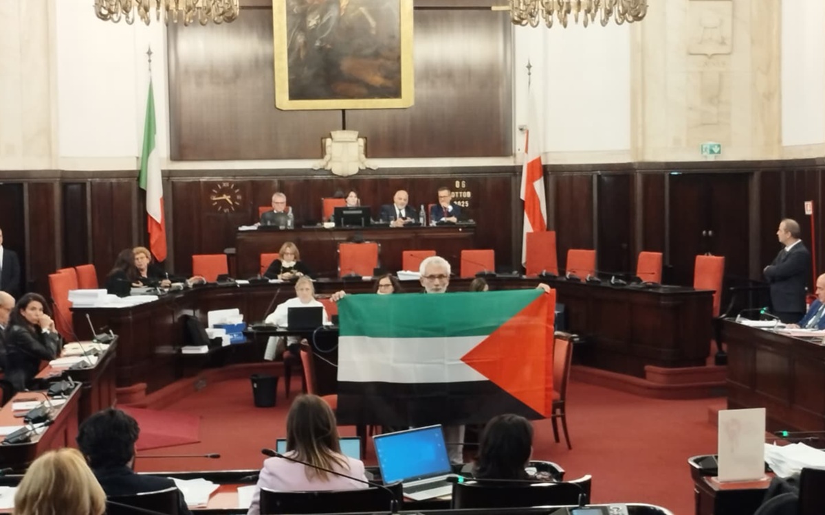 Milano, caos in consiglio su Gaza: cade il numero legale sullo stop al ...