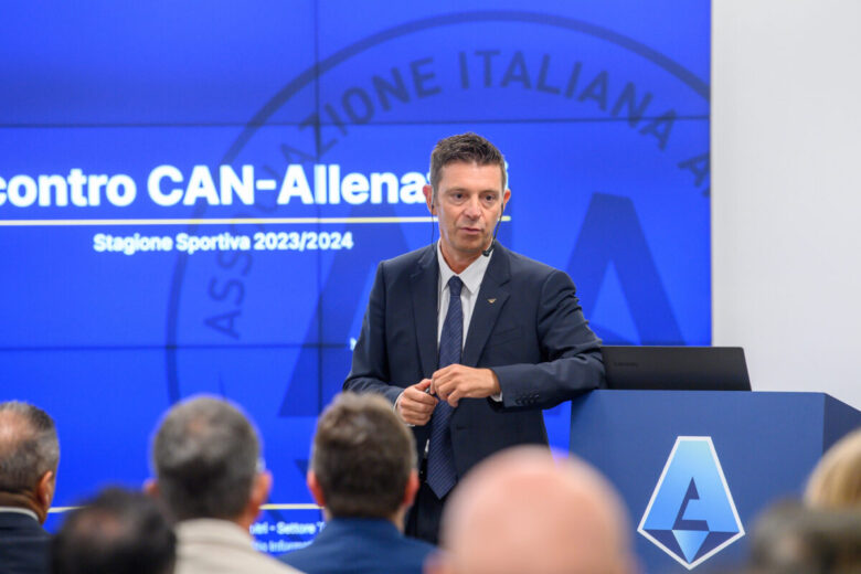 Chi è Gianluca Rocchi, dalla carriera internazionale ai ruoli ...