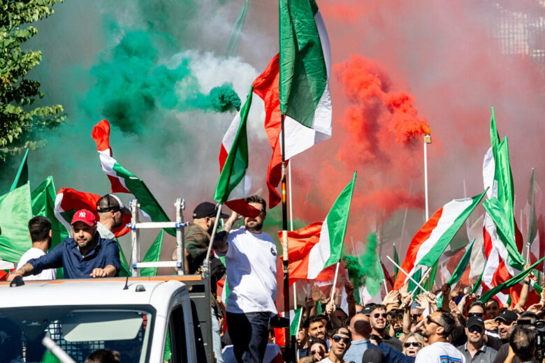 "Remigrazione subito": a Roma il corteo di CasaPound con cori fascisti ...